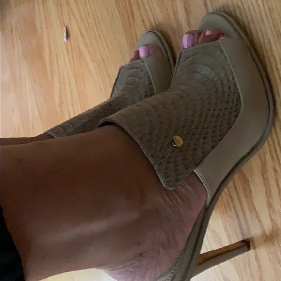Nine West | Shoes | Nine West Taupe Mules | Poshmark